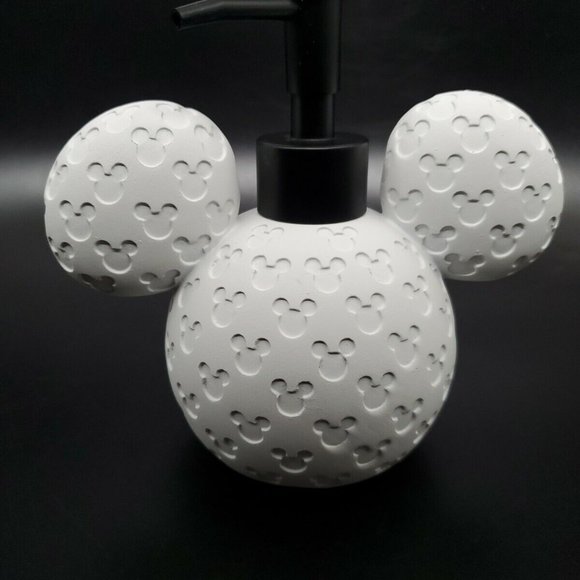 Disney | Bath | Disney Mickey Mouse White 3d Print Soaplotion Dispenser ...